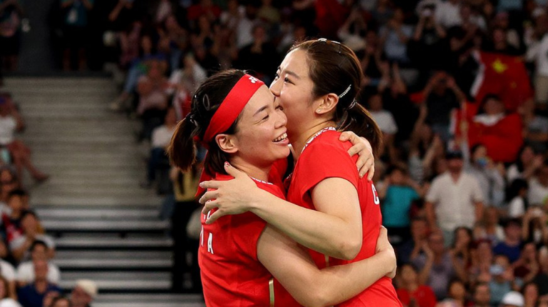 Badminton JO 2024 : Chen Qing Chen et Jia Yi Fan championnes olympiques ...