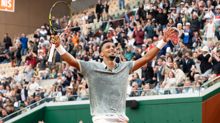 Roland-Garros 2025 : Arthur Fils remporte un thriller contre Jaume ...